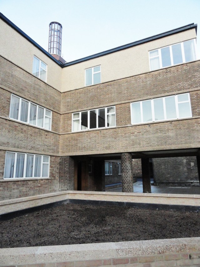 Carbuncle Cup conundrum | Architecture Here and There