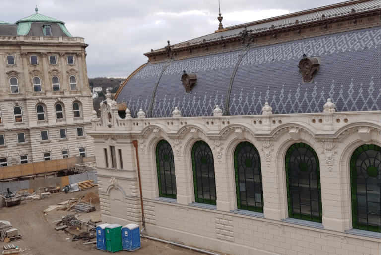 Rebuilt riding hall in Buda | Architecture Here and There